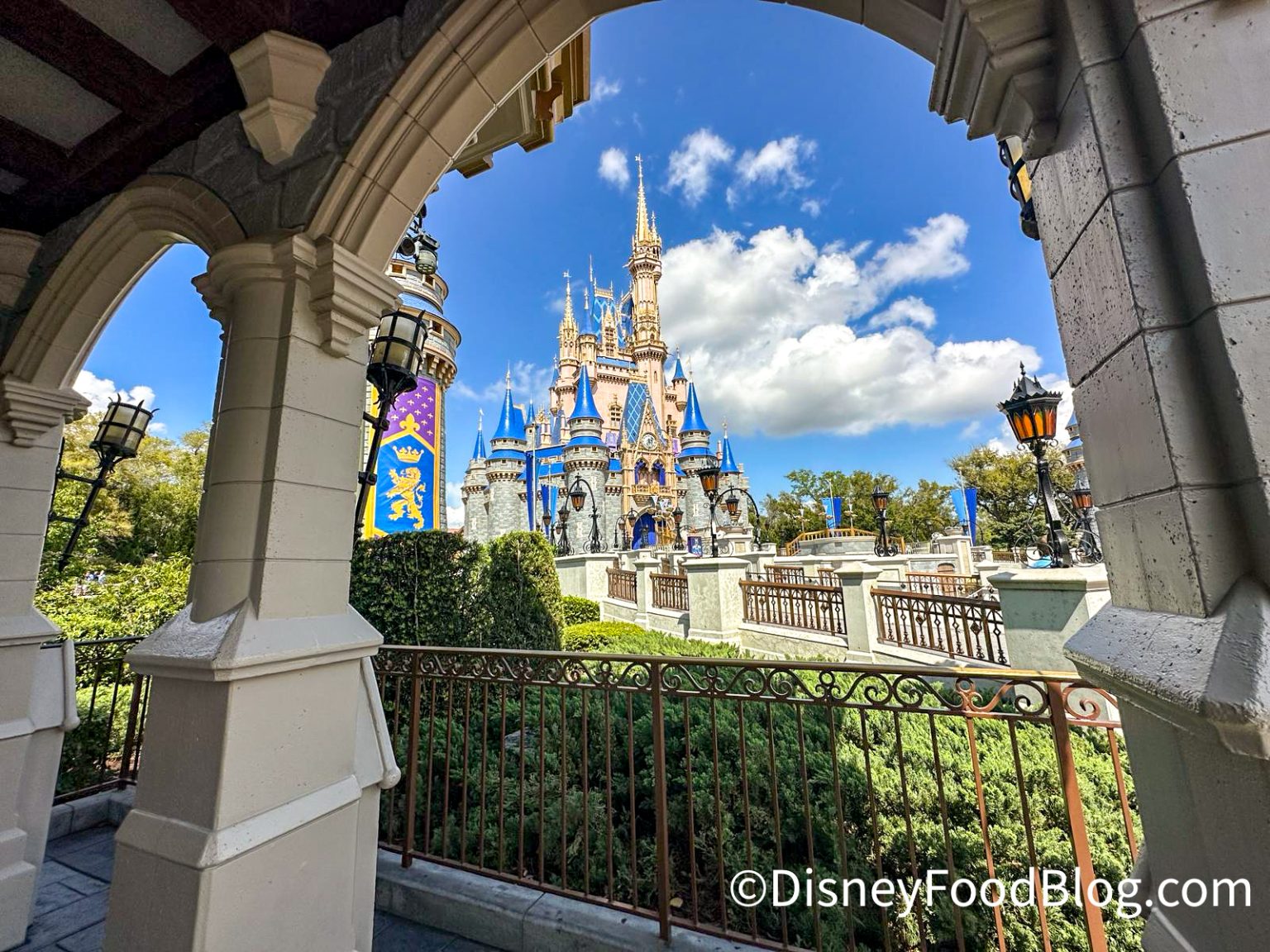 Our FAVORITE Meal at Every Magic Kingdom Restaurant | the disney food blog