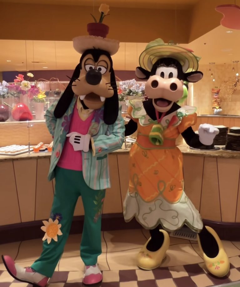 ALERT! Disney Confirms a Character Meal at a POPULAR Restaurant Is ...