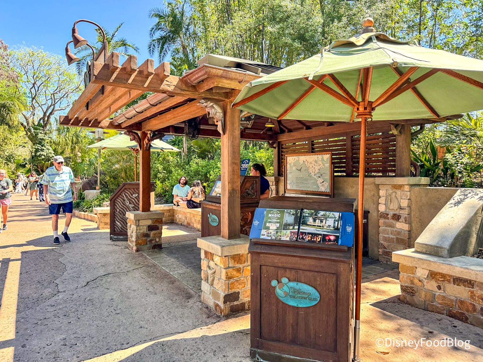 Disney World's NEWEST Exclusive Lounge Is Now Open! | the disney food blog