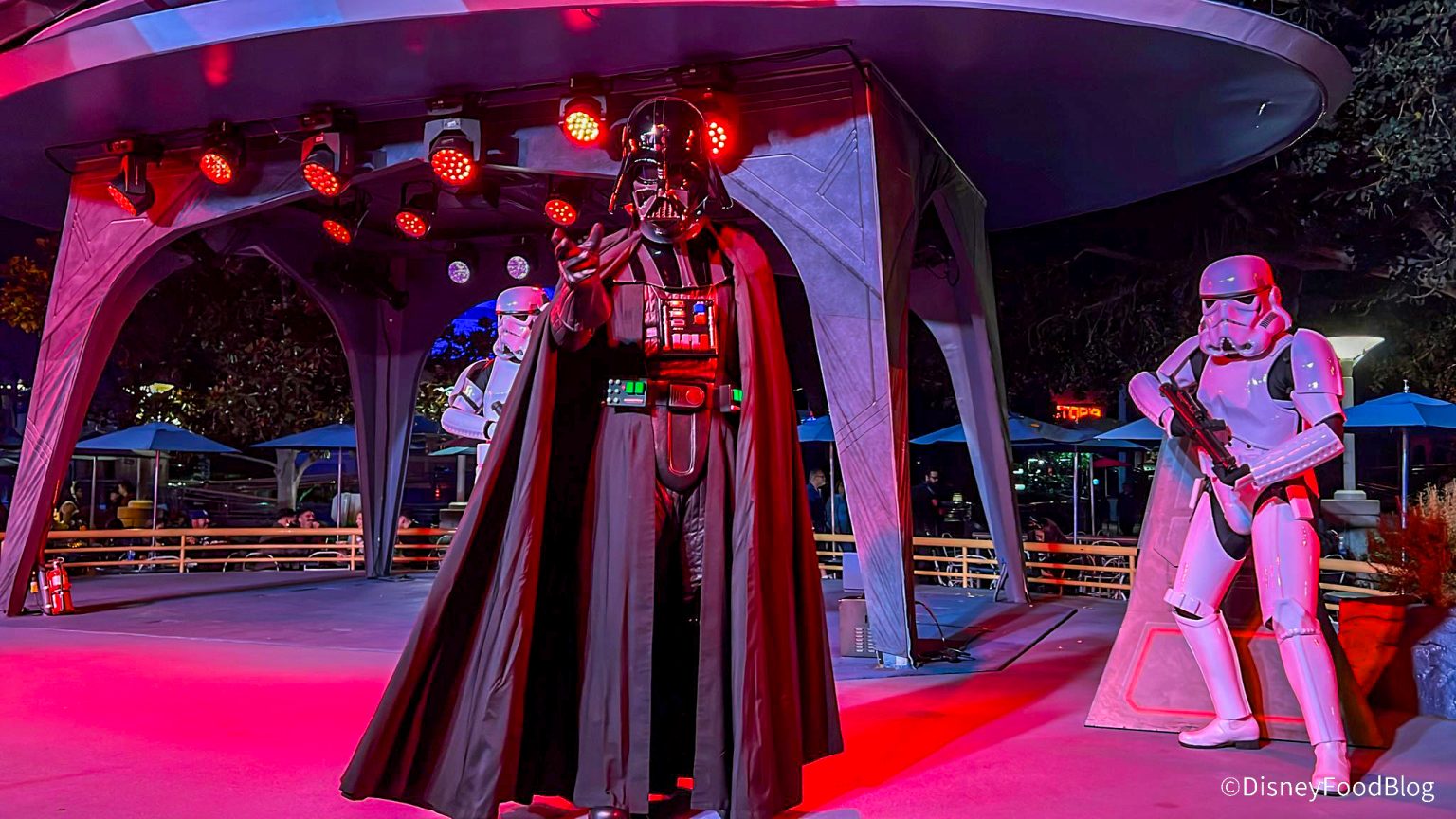 NEW Entertainment and Rare Characters Debut at Disney's Star Wars Nite ...