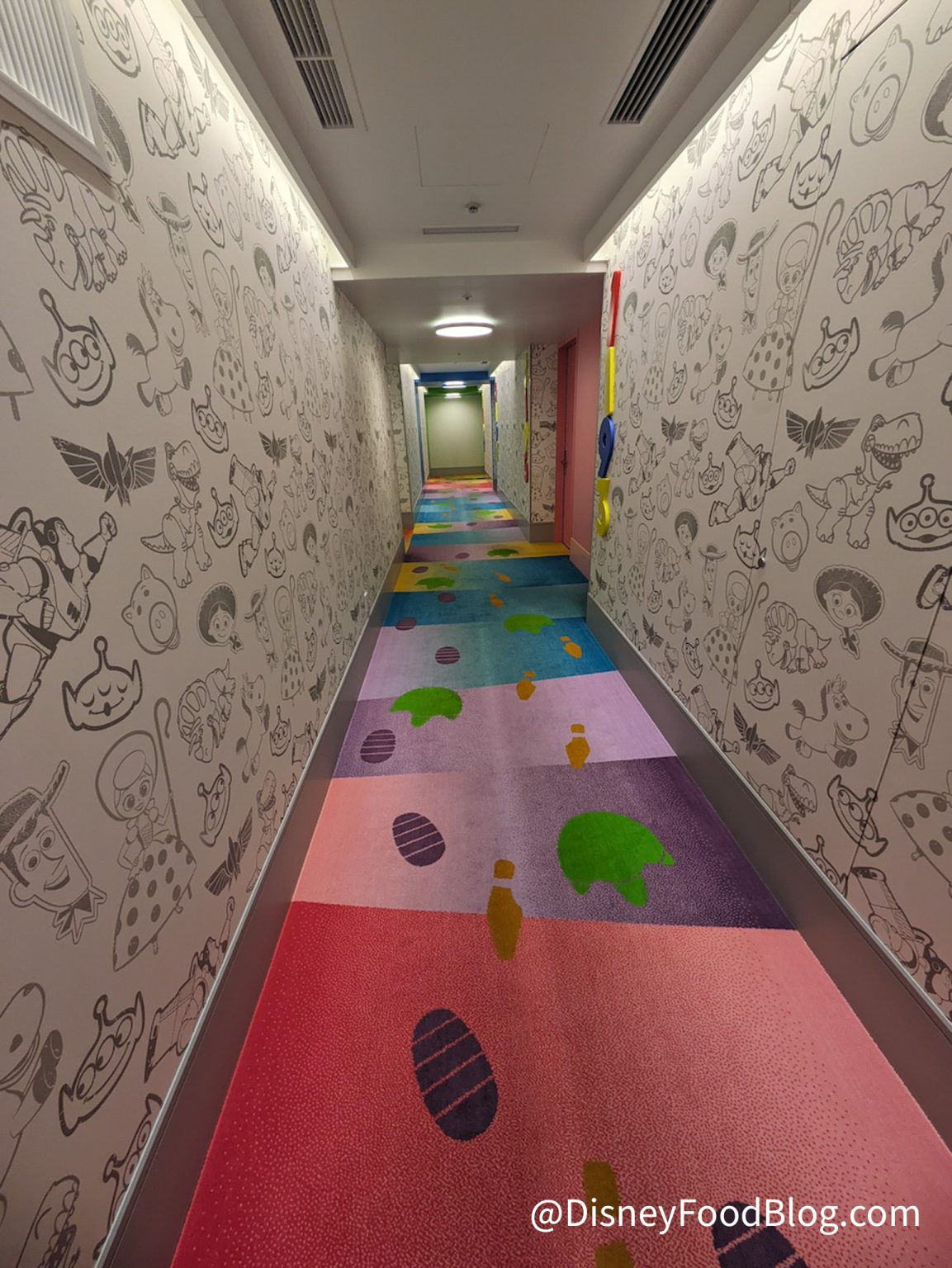 FULL TOUR: Come See EVERY DETAIL in This Toy Story Hotel Room | the ...