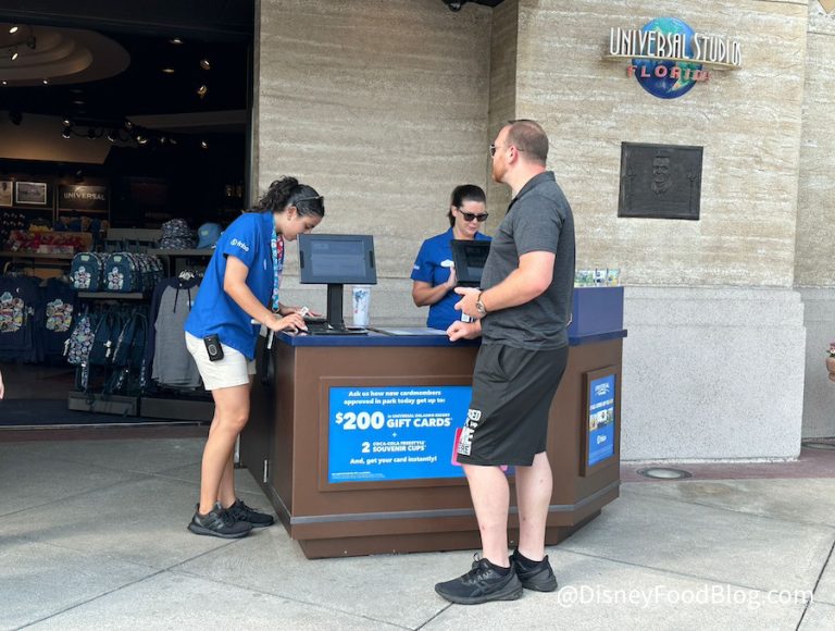 Did You Know About This EXCLUSIVE Gift Card Perk for New Universal Visa ...