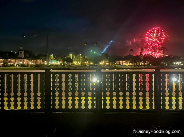 People Are Still Skipping This Hotel Restaurant With Amazing Fireworks ...