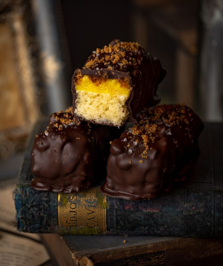 One of Our FAVORITE Gideon's Bakehouse Cookies Is BACK in Disney World ...