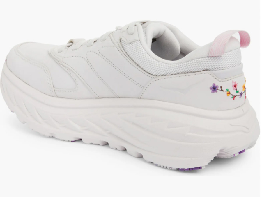 It's an Unofficial Rule To Wear These Shoes at Disney's Polynesian ...