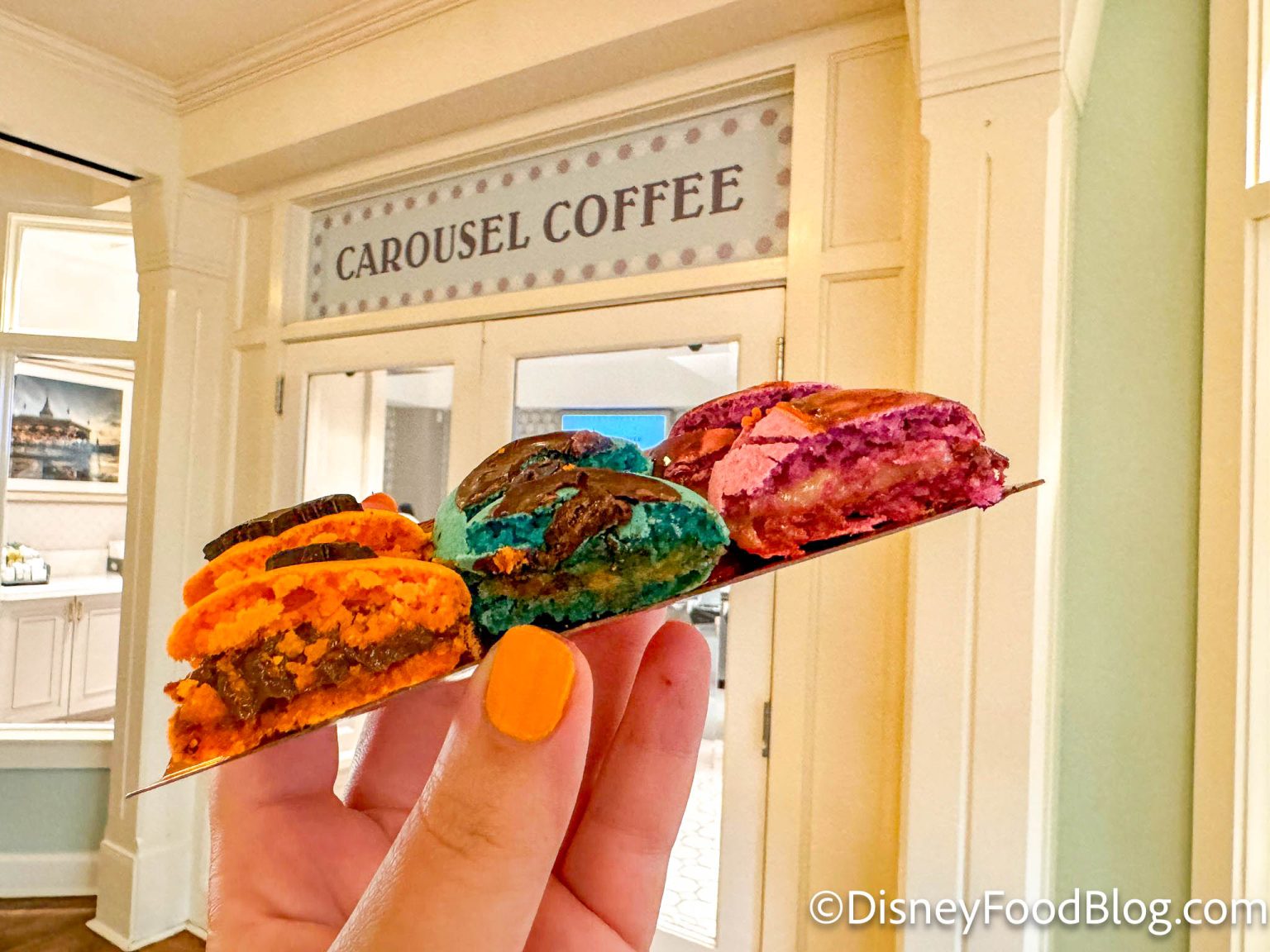 REVIEW: We're Trying TWO New Disney World Hotel Snacks…But There's a ...