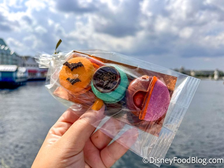 REVIEW: We're Trying TWO New Disney World Hotel Snacks…But There's a ...