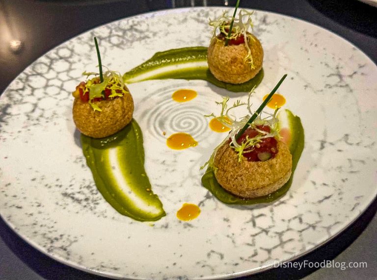 REVIEW: Could This NEW Menu Fix One of Disney World's Most DIVISIVE ...