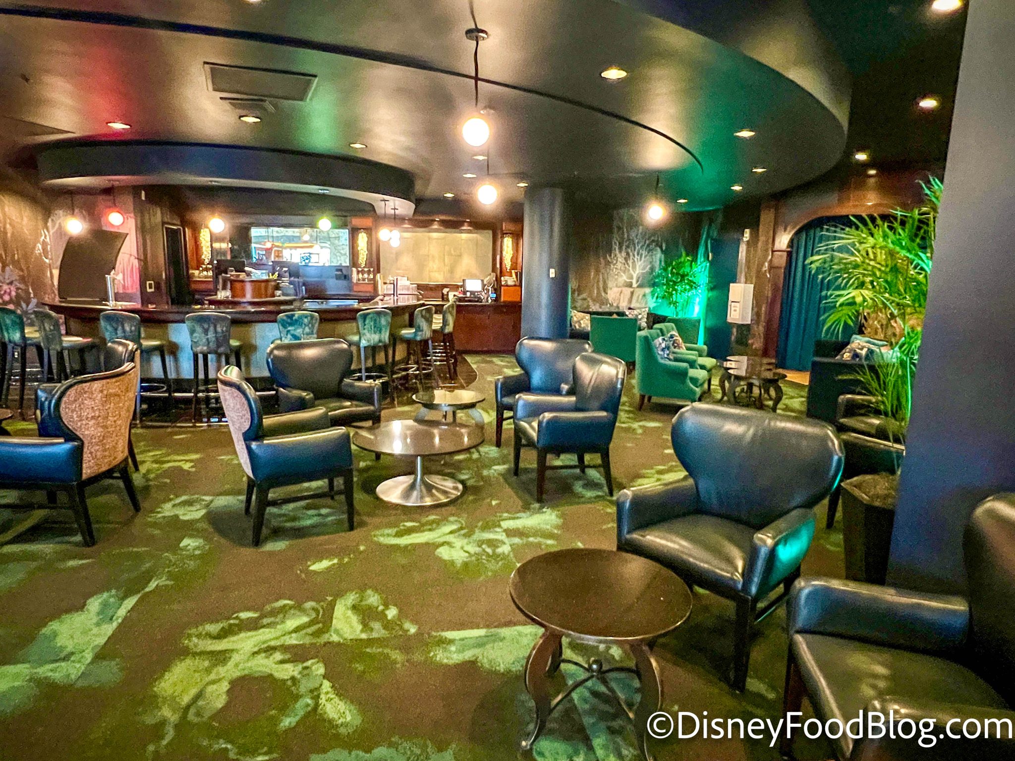 Broken Spell Lounge — Disneyland Hotel | the disney food blog