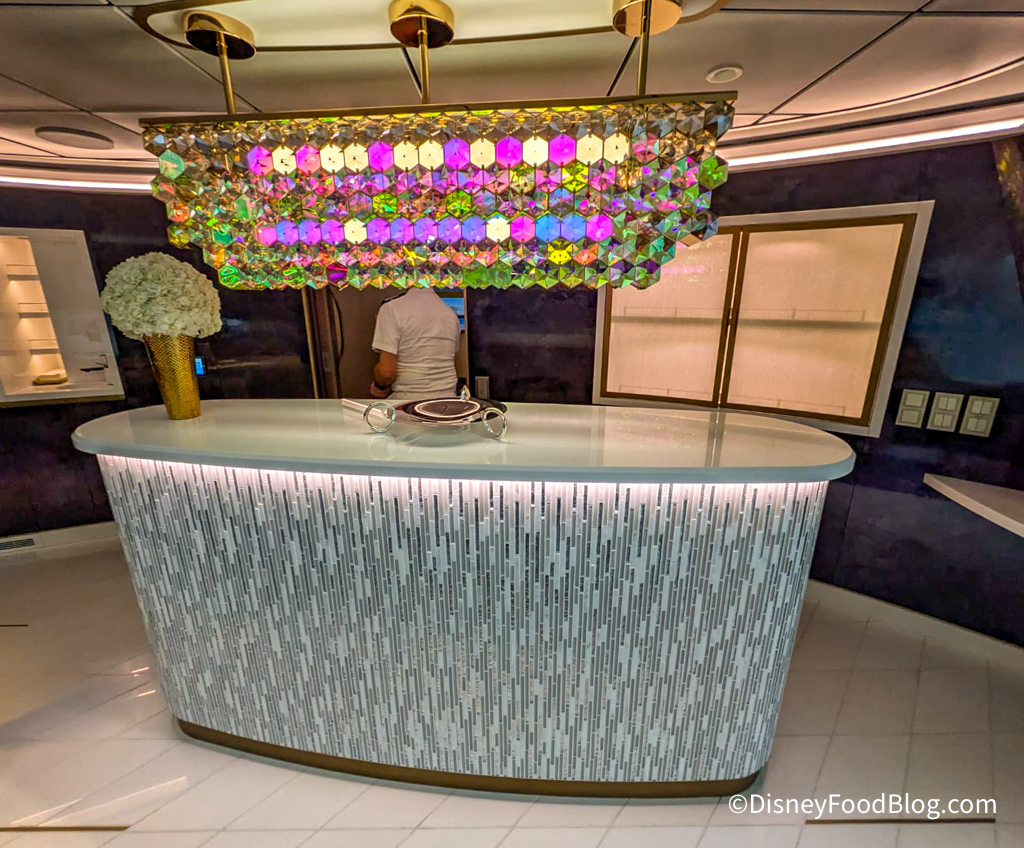 FULL TOUR of the EPCOT-Inspired Tomorrow Tower Suite on the Disney ...