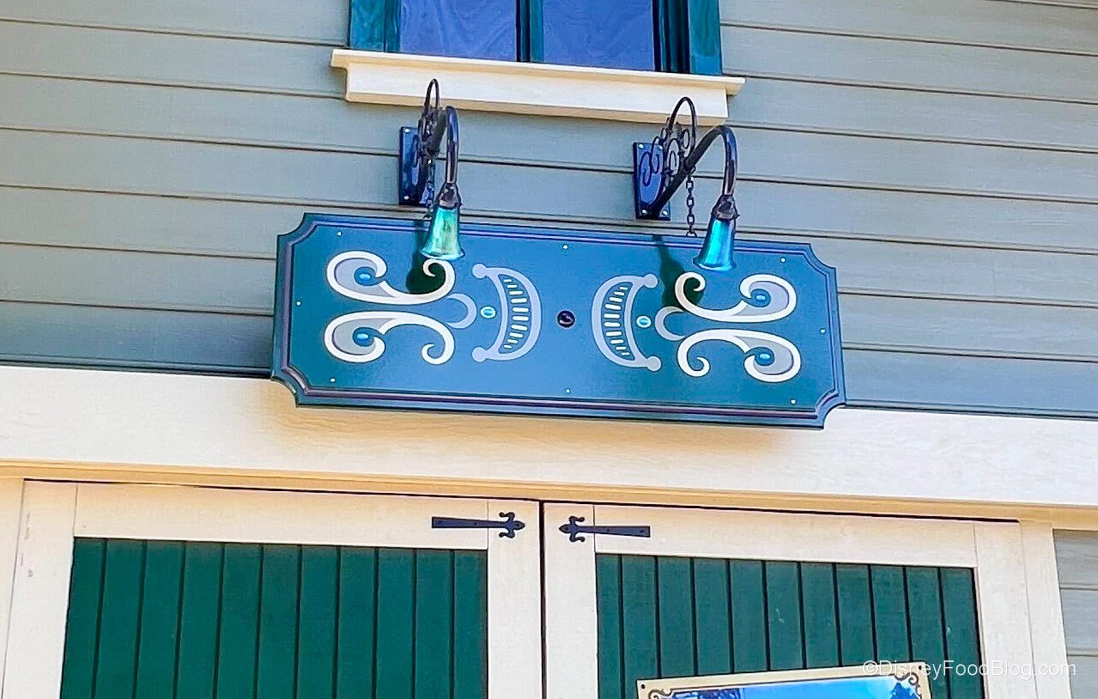 FIRST LOOK at Disney's NEW Haunted Mansion Store | the disney food blog