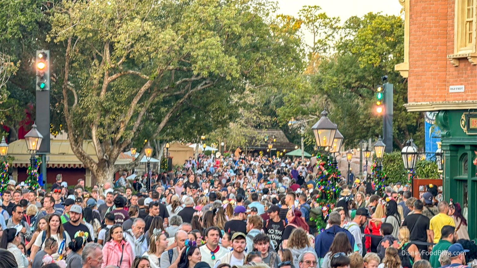 You Won't BELIEVE the New Year's Eve CROWDS in Disney World! 😱 | the ...