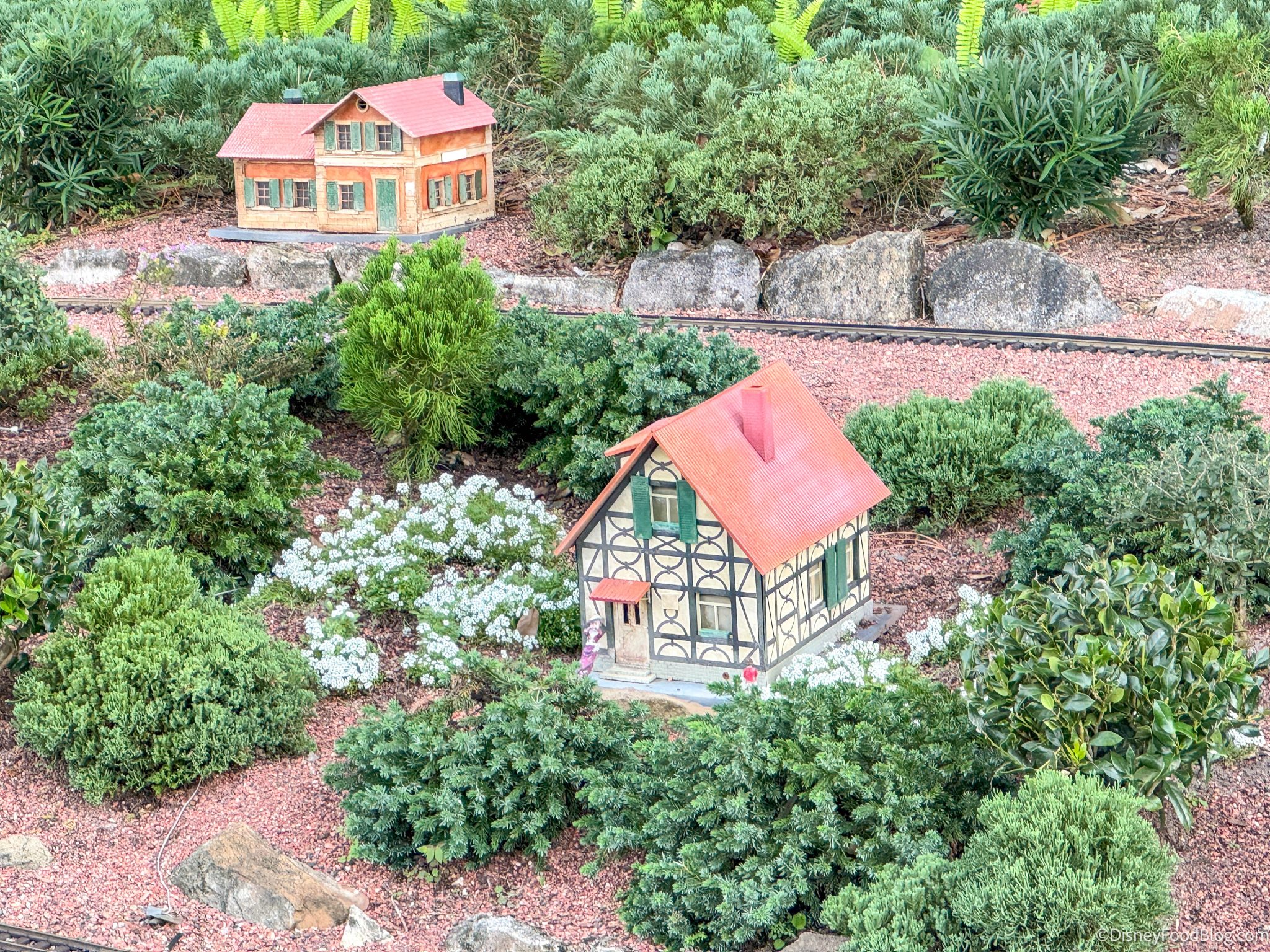 We've Got Some SHOCKING News From EPCOT's Tiny Train Town | the disney ...