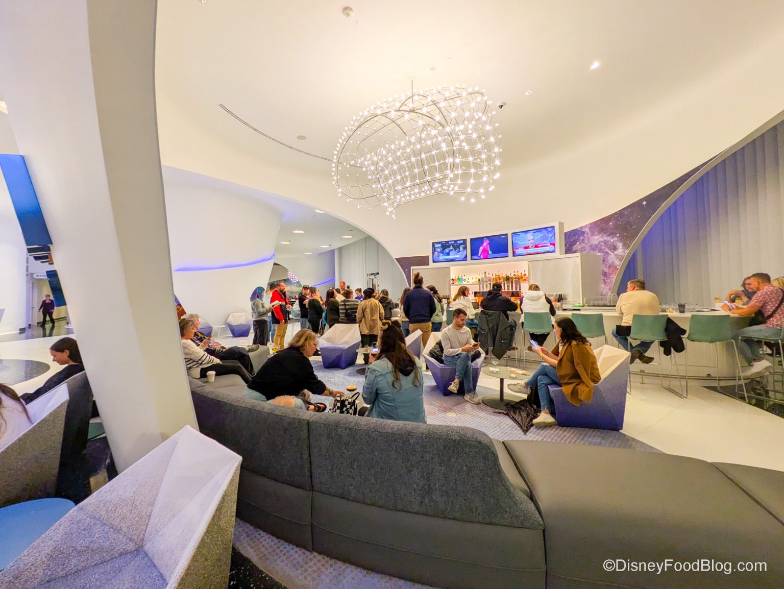 Join Us As We Try Nova Bar in Universal's NEW Hotel | the disney food blog