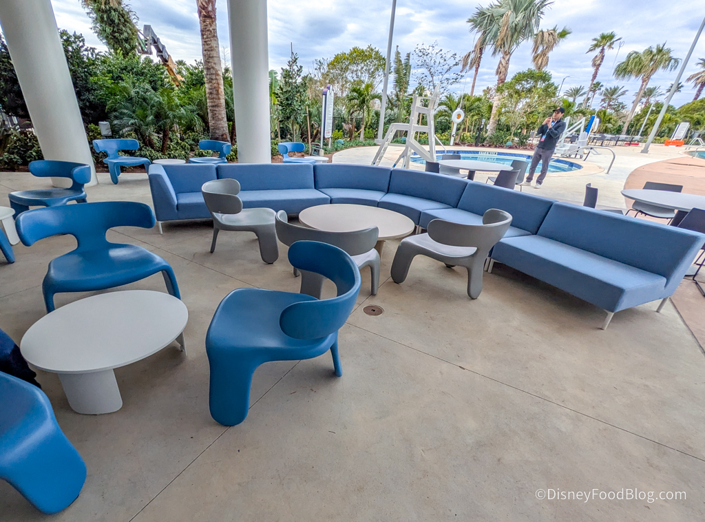 We Tried the NEW Galaxy Bar and Grill at Universal's Stella Nova Hotel ...