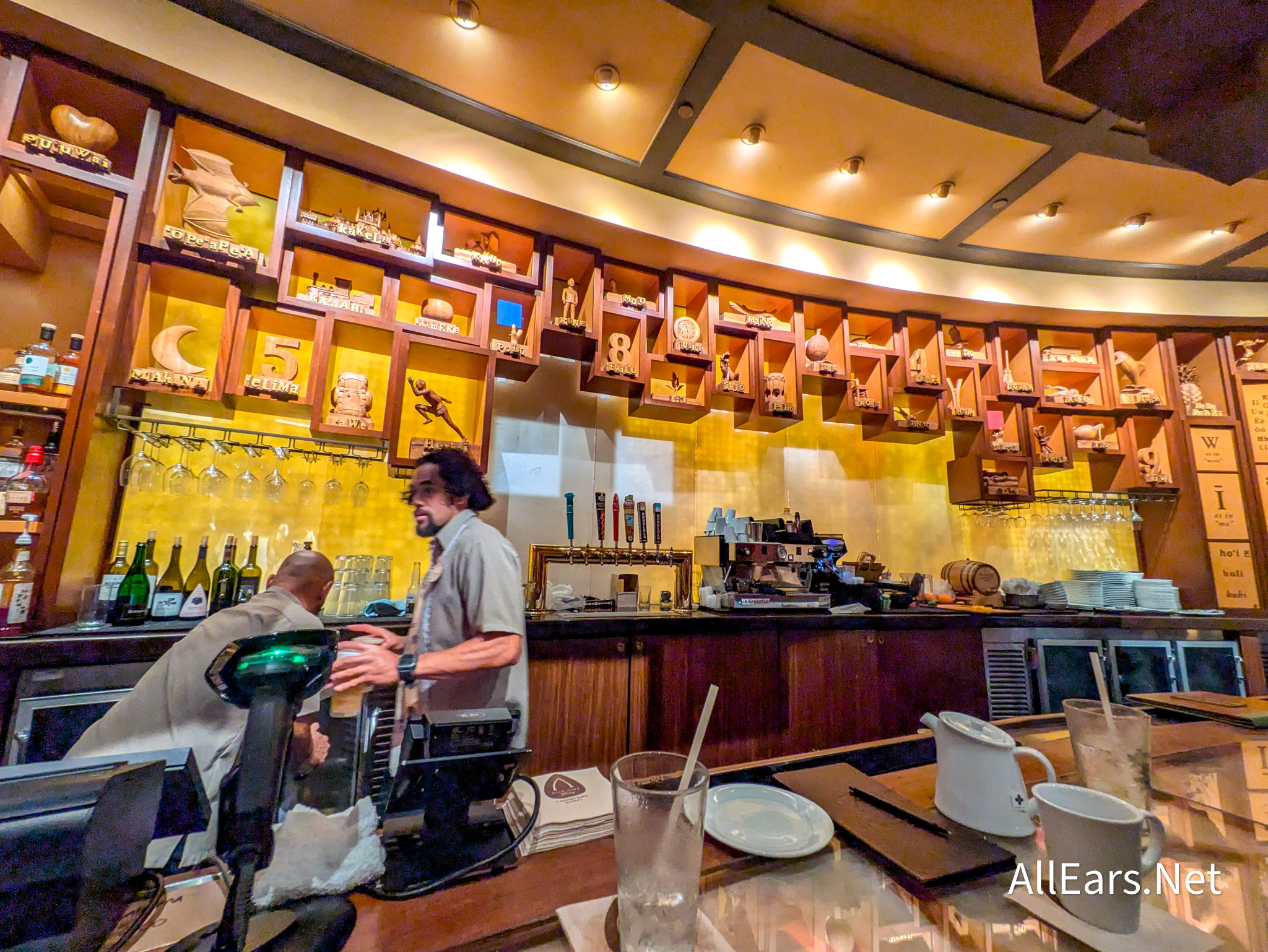 REVIEW: We Tried Out The Olelo Room At Disney's Aulani Resort | the ...