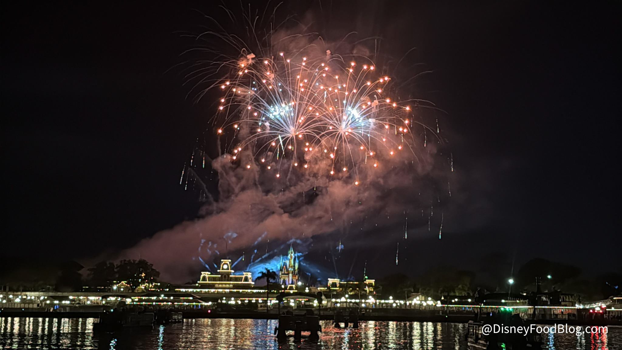 3 Disney World Fireworks Rules You Should Break | the disney food blog