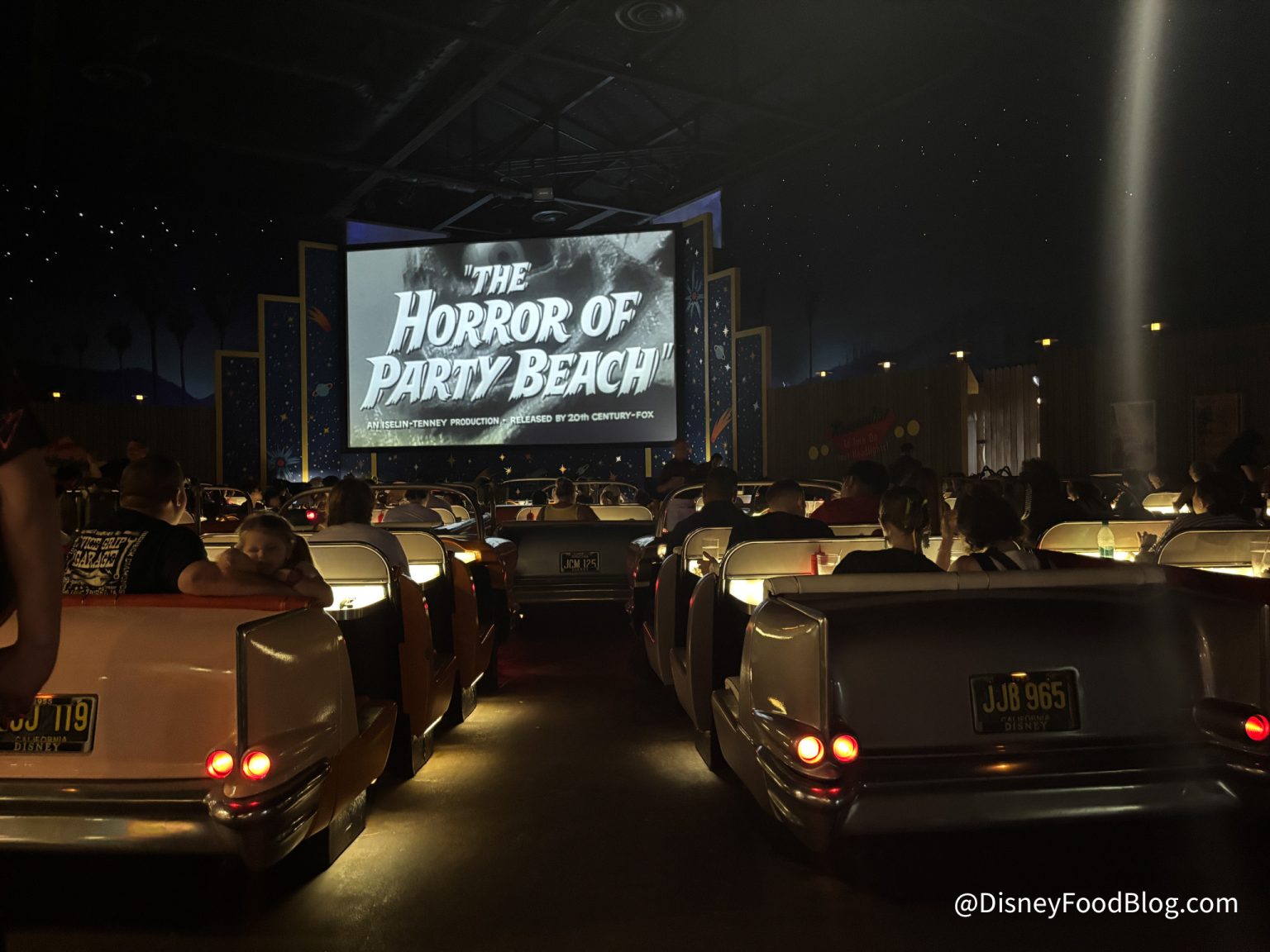 6 Things Disney World Restaurant Cast Members Want To Tell You But Won ...