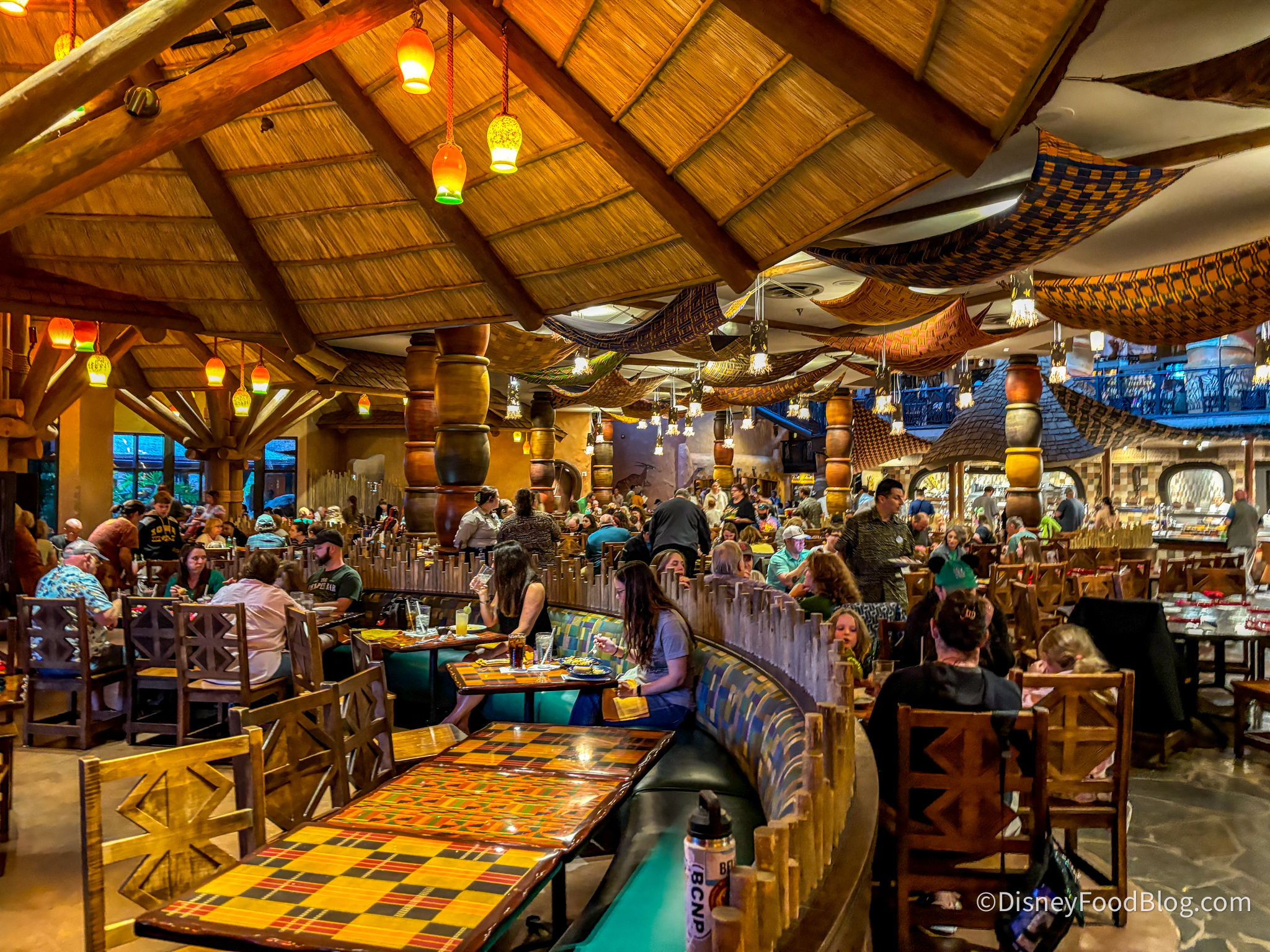 Why Disney Adults Keep Eating at the WRONG Restaurants | the disney ...