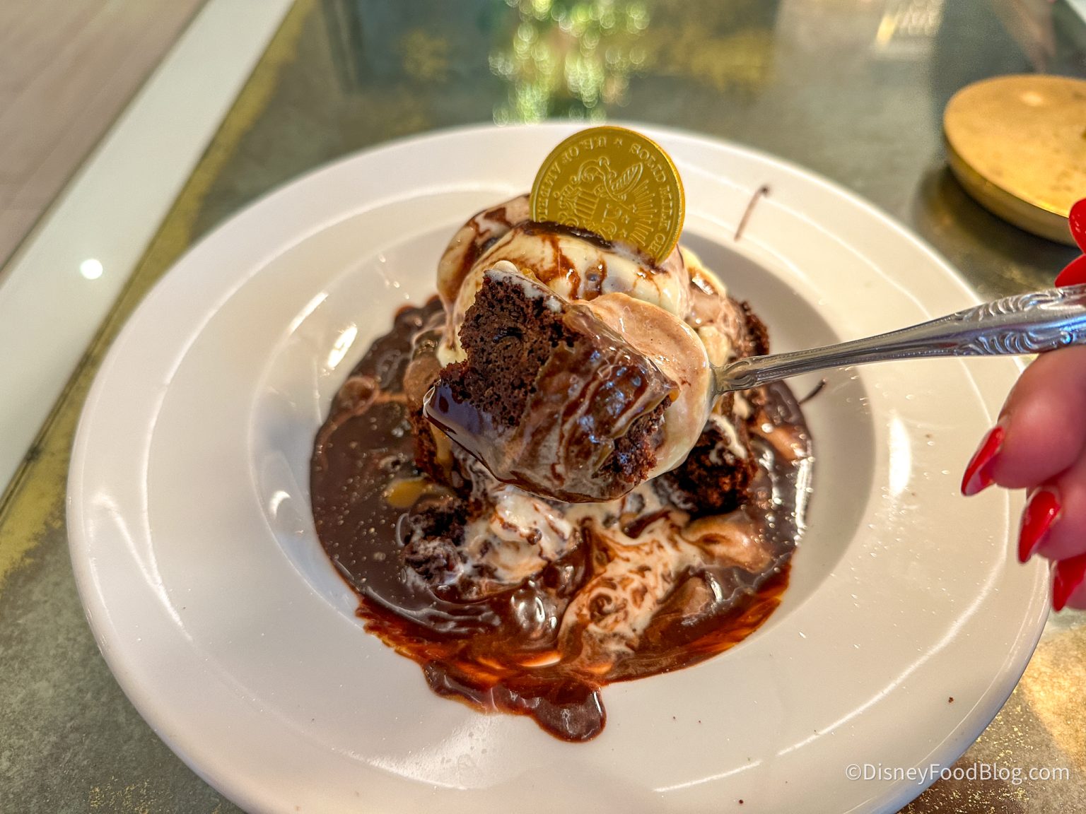 REVIEW: We Tried the Controversial $23 Cake Slices at Disney World's ...