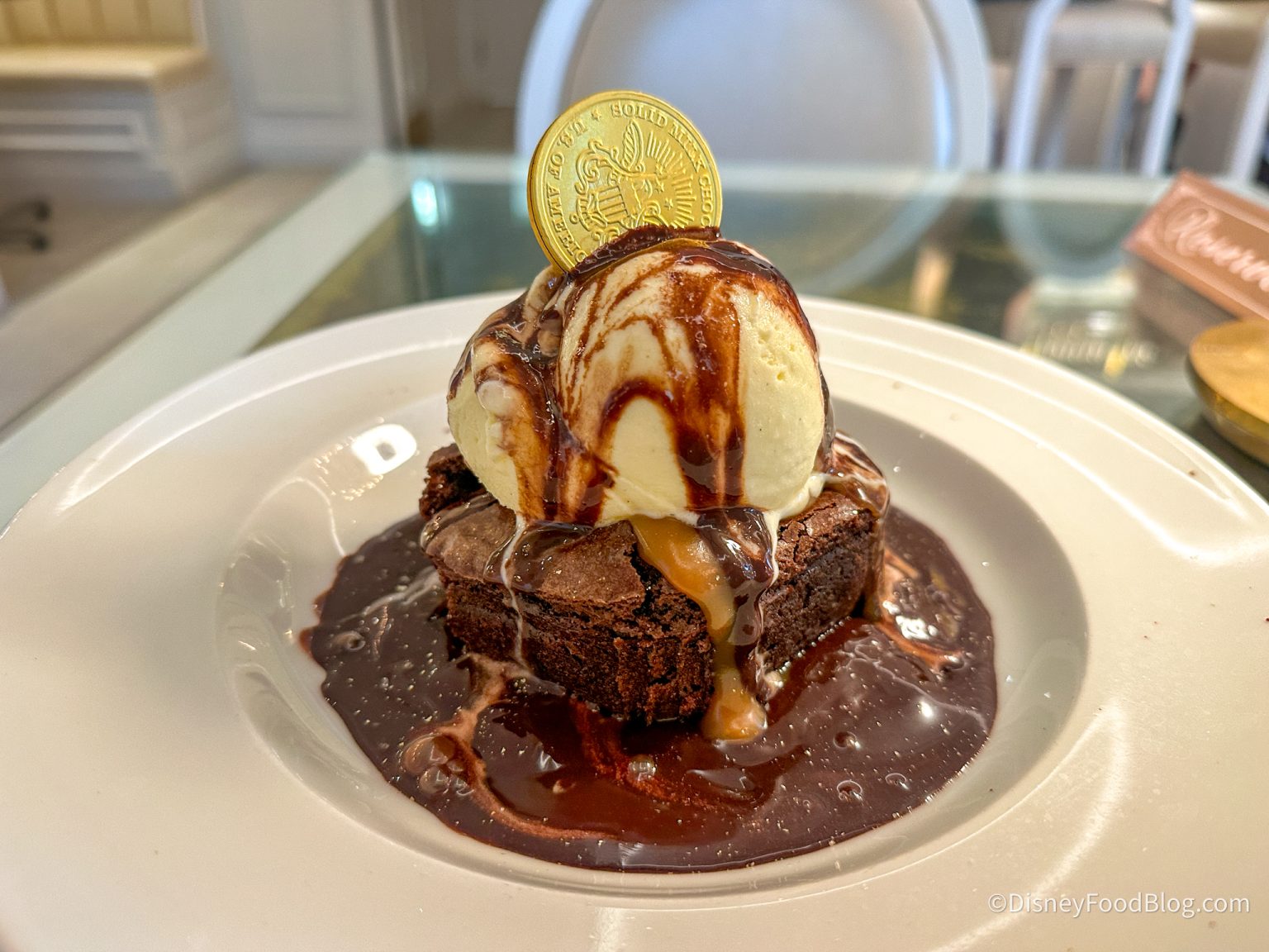 REVIEW: We Tried the Controversial $23 Cake Slices at Disney World's ...