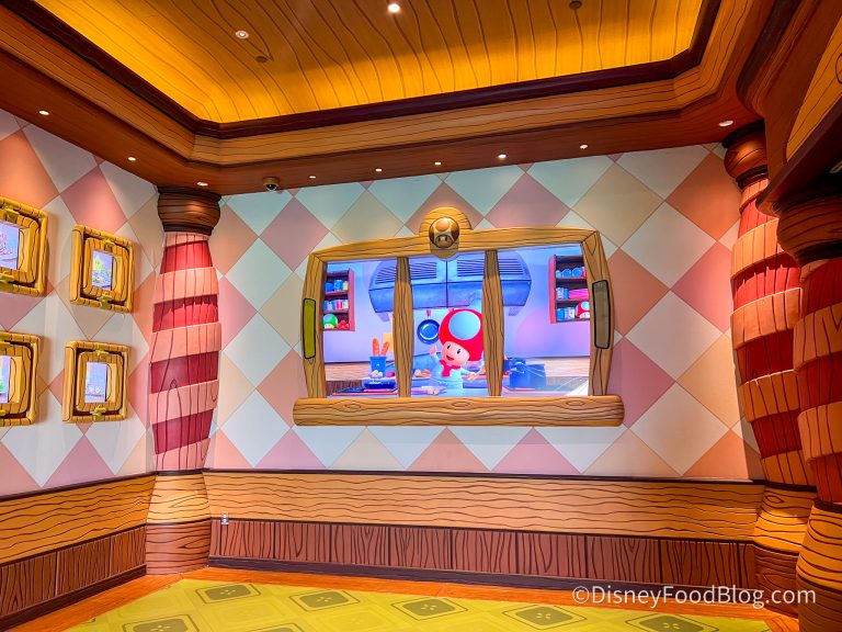 REVIEW: We Tried the NEW Toadstool Cafe in Super Nintendo World at Epic ...