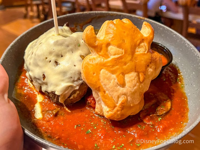 REVIEW: We Tried the NEW Toadstool Cafe in Super Nintendo World at Epic ...