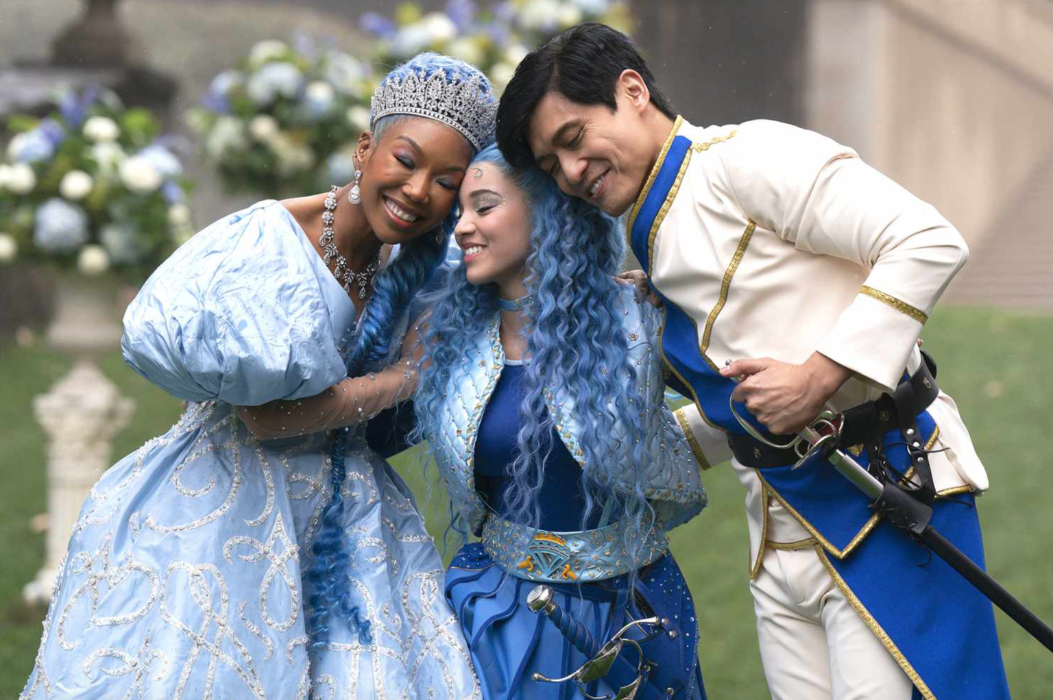 NEWS: Disney Reveals NAME and FULL CAST LIST for NEW 'Descendants ...