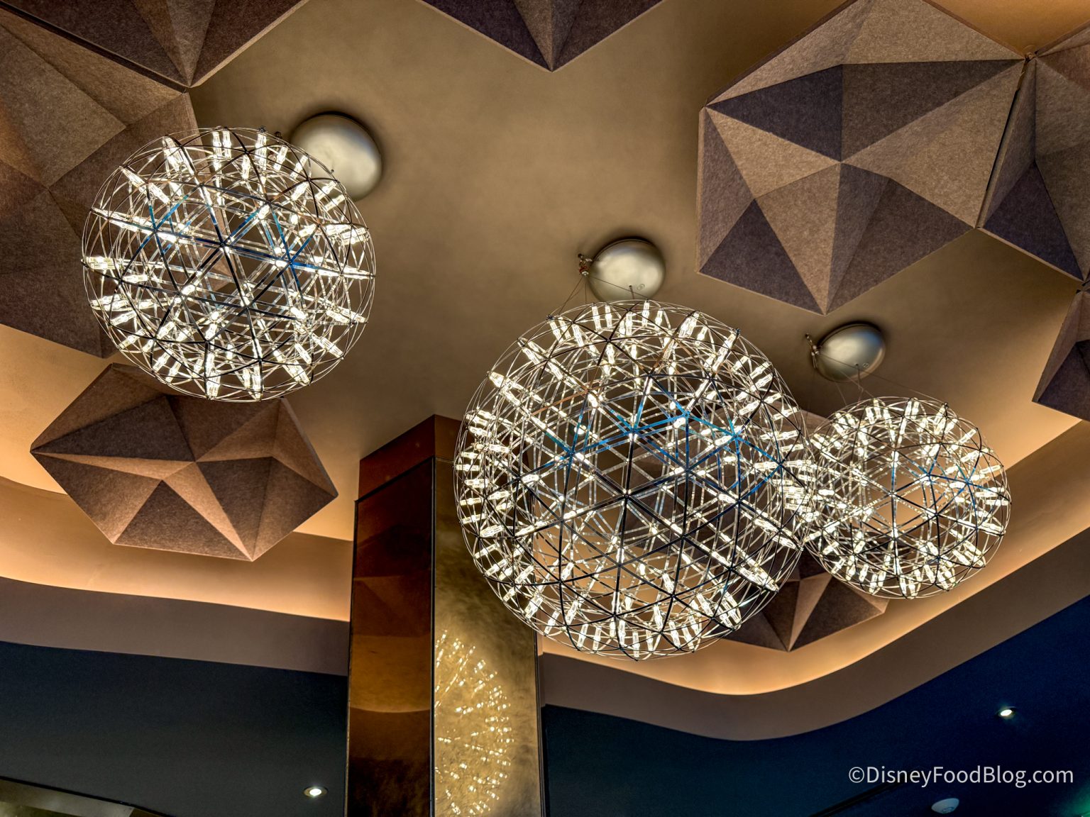 Where Is the GEO-82 Lounge in EPCOT? | the disney food blog