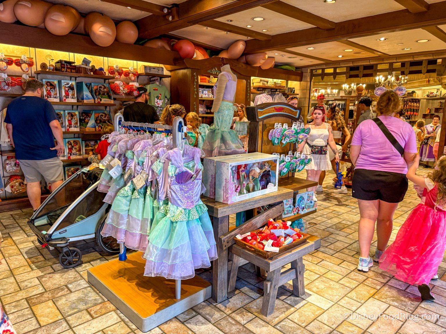 NEW Permit Reveals Changes to Popular Magic Kingdom Store | the disney ...