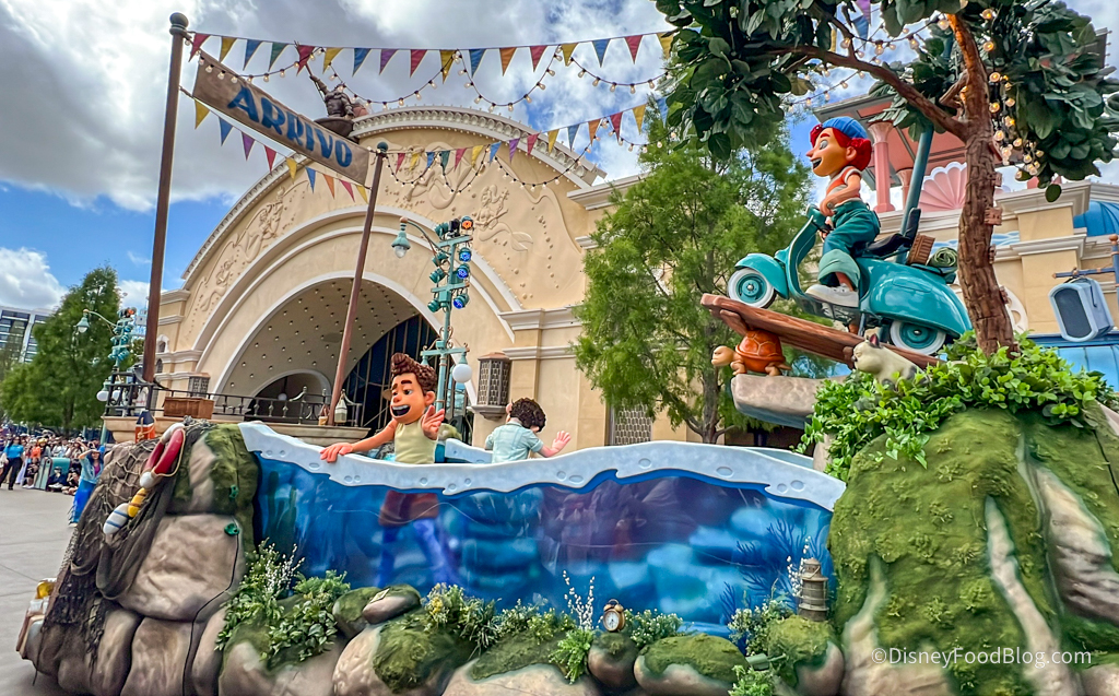 FULL LIST: NEW and Returning Disney Parades, Fireworks, and Characters ...