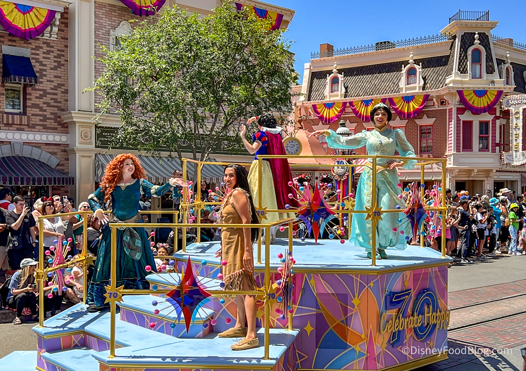 We LOVE It When Disney Listens! This NEW Cavalcade Brought a BANISHED ...