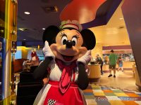 The Character Dining Restaurants Disneyland Experts Refuse to Book ...