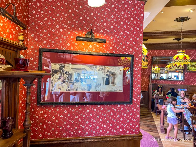 REVIEW: HOLD UP. Stop Skipping This Classic Comfort Food Restaurant in ...