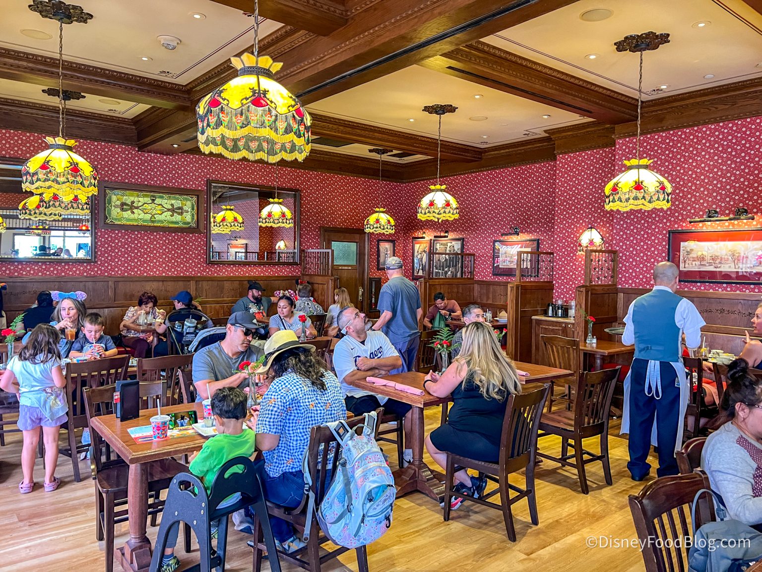 REVIEW: HOLD UP. Stop Skipping This Classic Comfort Food Restaurant in ...