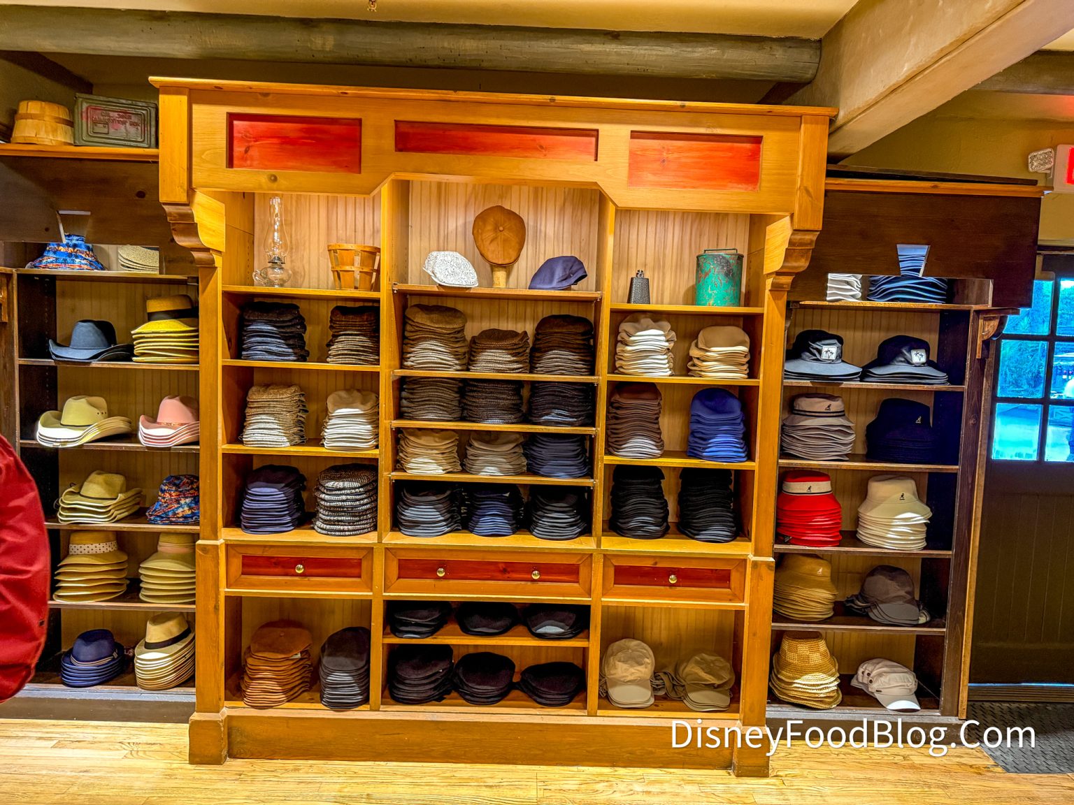 A Long-Abandoned Magic Kingdom Store Has Finally Reopened! | the disney ...