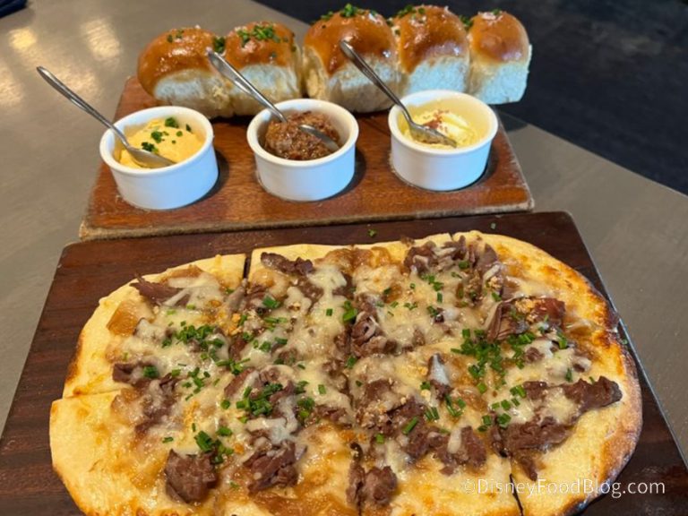 french onion soup flatbread | the disney food blog
