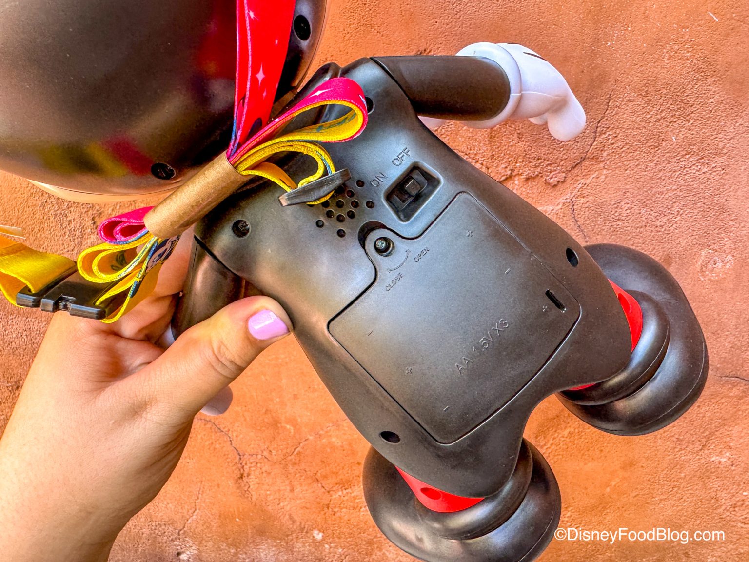 Nice or Nightmare Fuel? The New TALKING Mickey Popcorn Bucket Is Now at ...