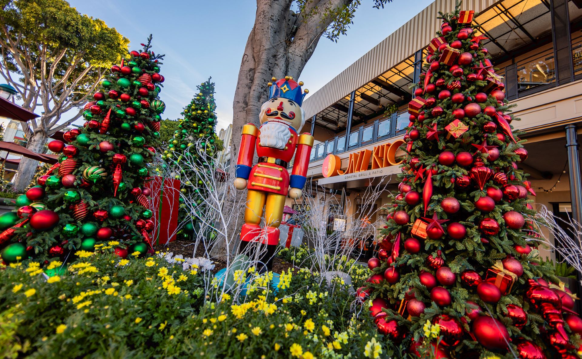 CONFIRMED: Character Dining, Parade, Fireworks, and MORE Coming To ...