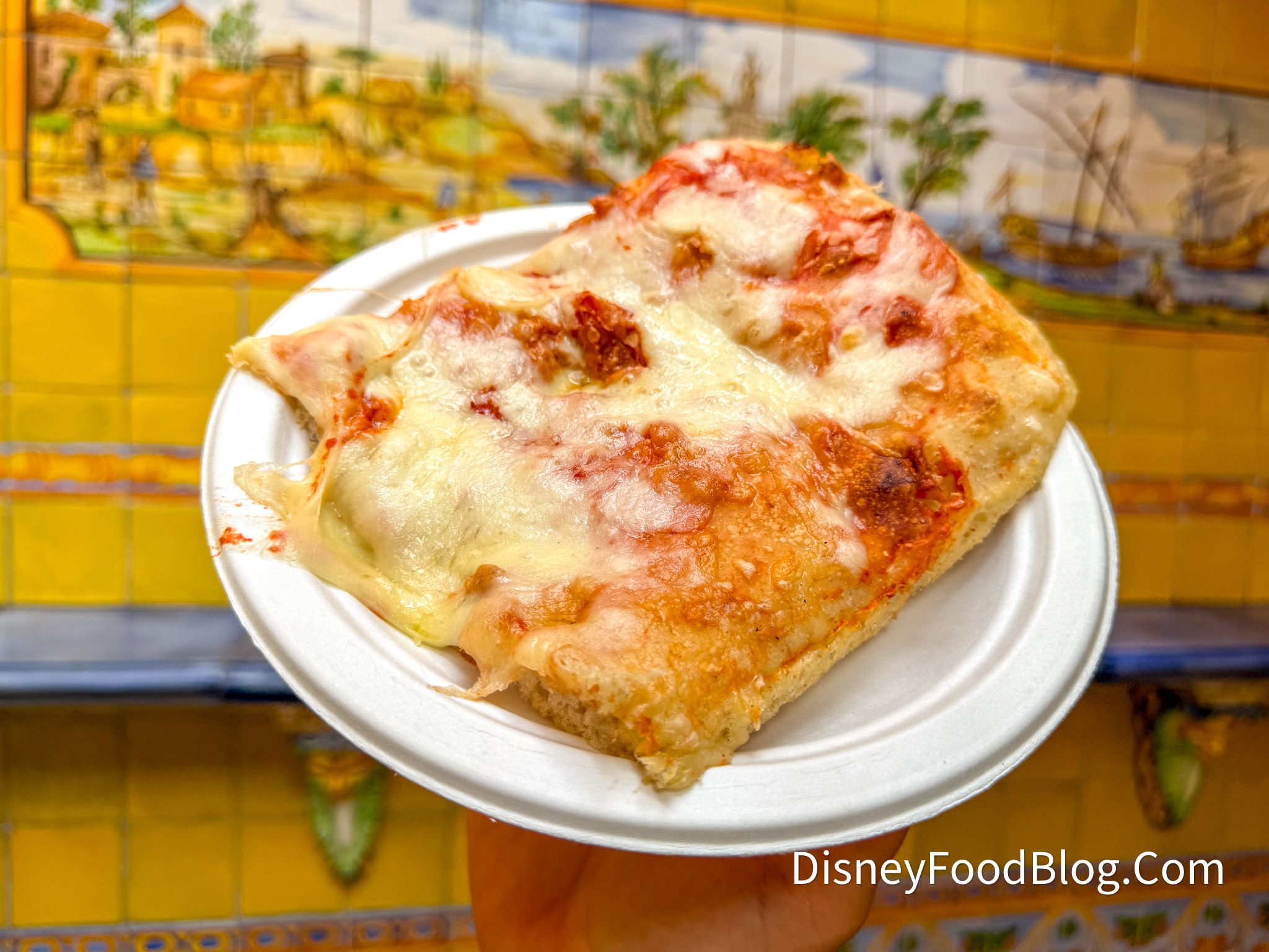 REVIEW: A Hidden Pizza Window Exists in EPCOT and It's Worth the Stop ...