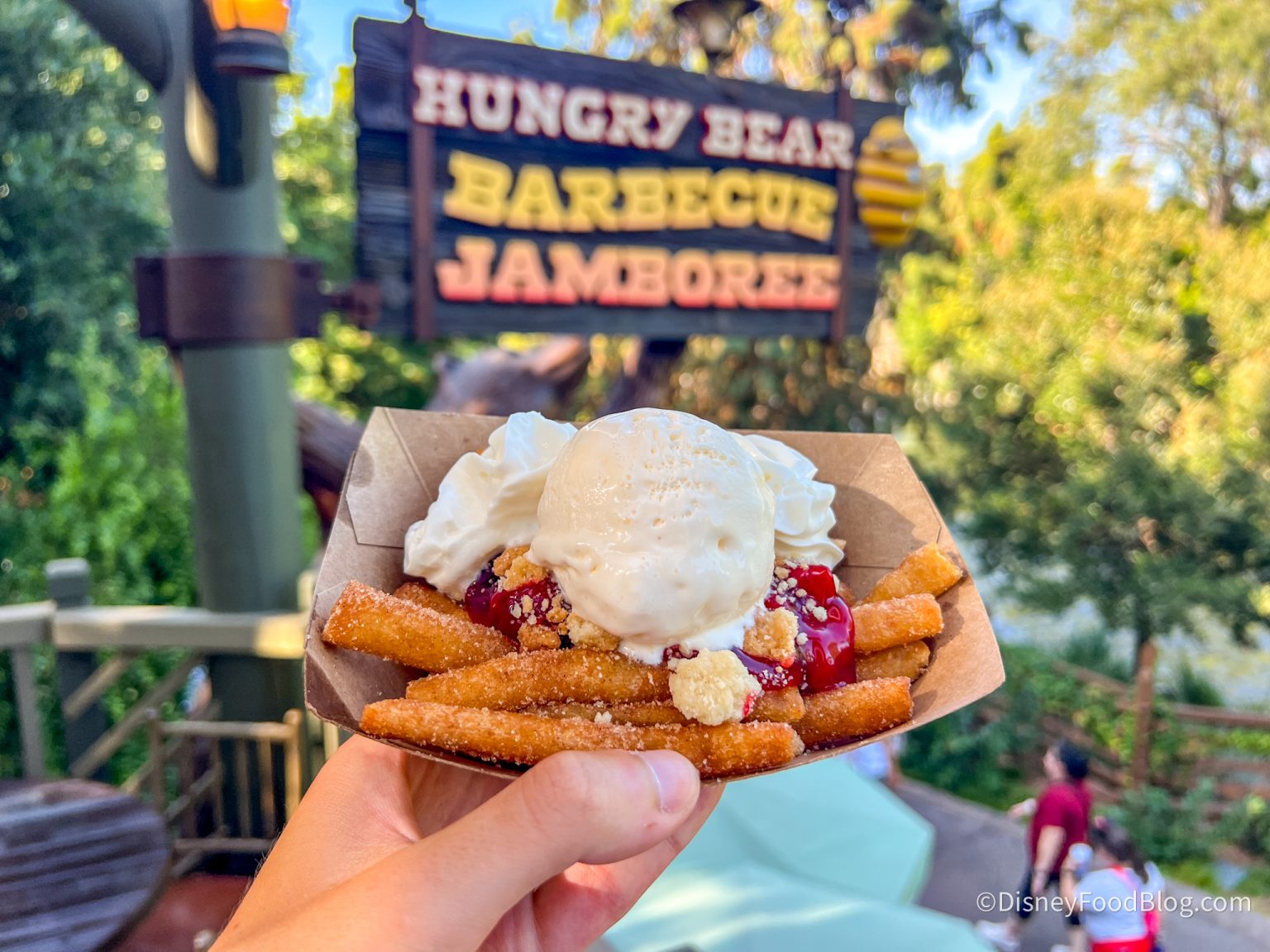 REVIEW: We Tried 14 Disneyland Halloween Treats (But Only 10 Are Worth ...