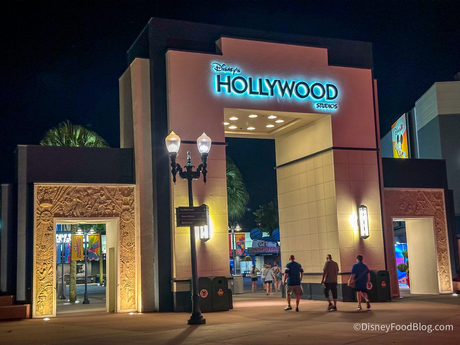 "It Would 100% Breathe New Life Into That Crusty Place" Disney Fans Are ...