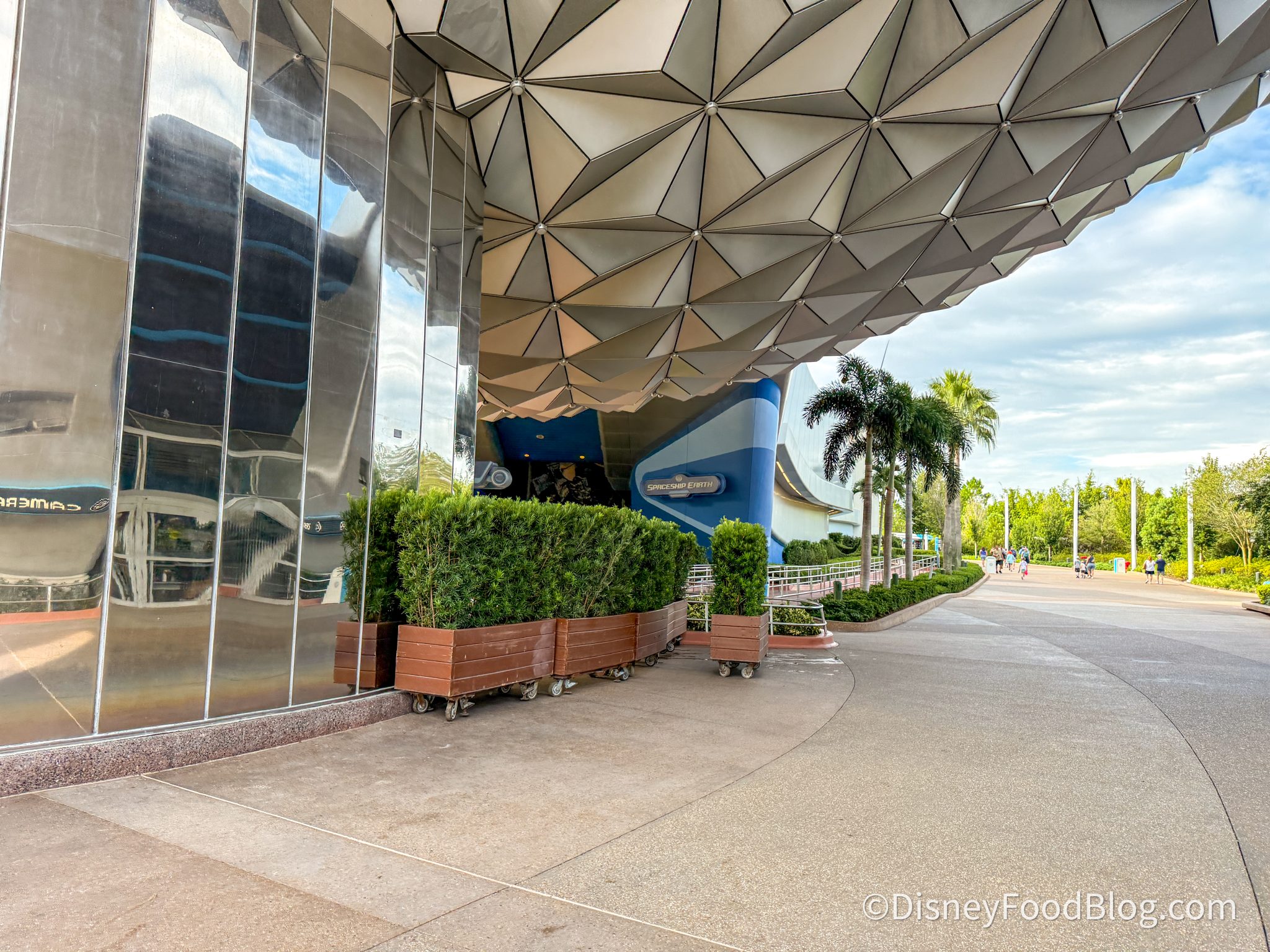 This Popular EPCOT Attraction Is Now CLOSED! | the disney food blog