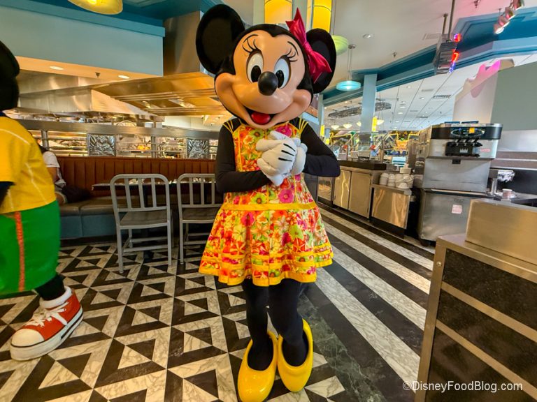REVIEW: Disney Characters (!!!) Are HIDING at an Underrated Hollywood ...