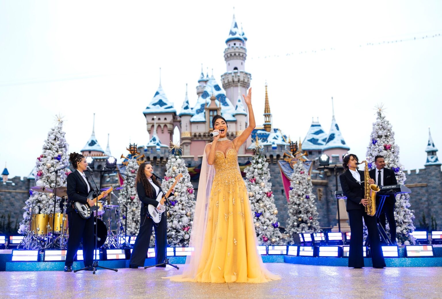 When, Where, and How To Watch The 2025 Disney Parks Christmas Parade ...