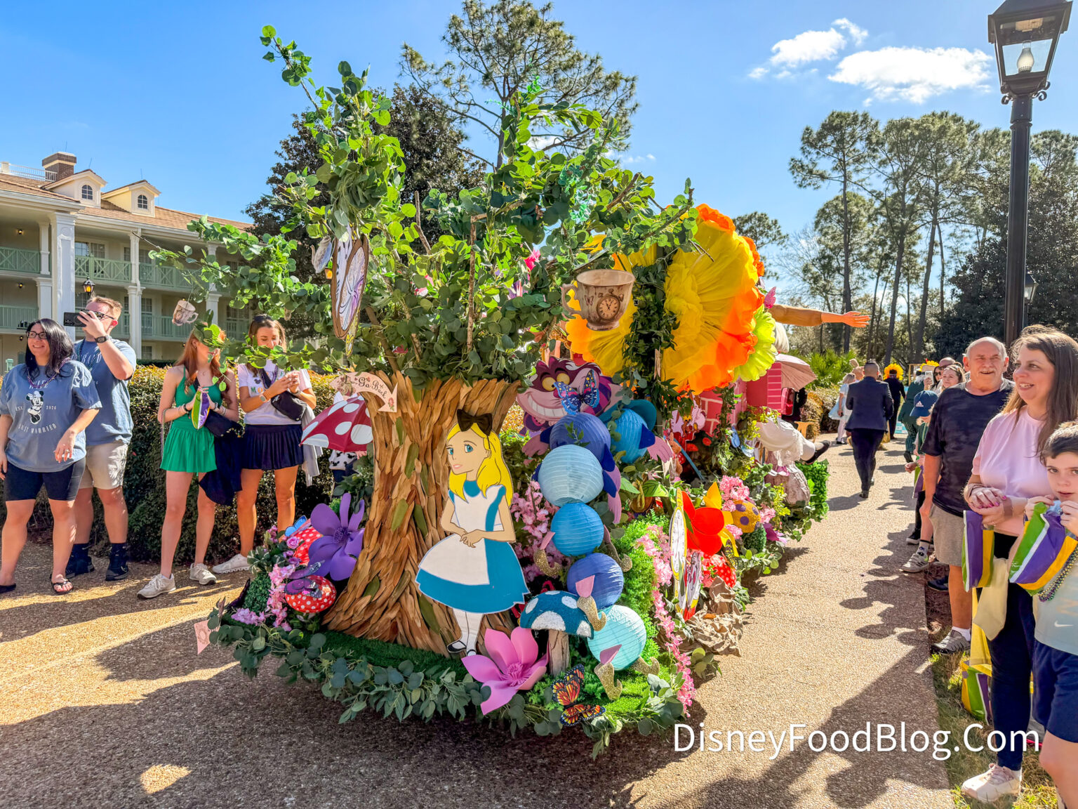 The RARE Disney World Parade You Can Catch WITHOUT a Park Ticket | the ...