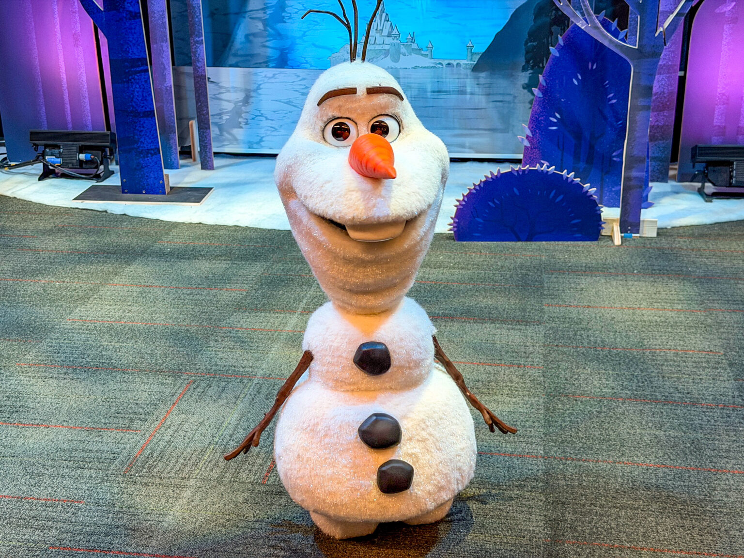 NEWS: An Army of Olaf Robots Is Coming to Disney Parks Around the World ...