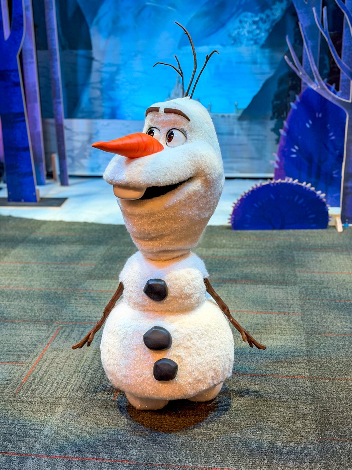 NEWS: An Army of Olaf Robots Is Coming to Disney Parks Around the World ...