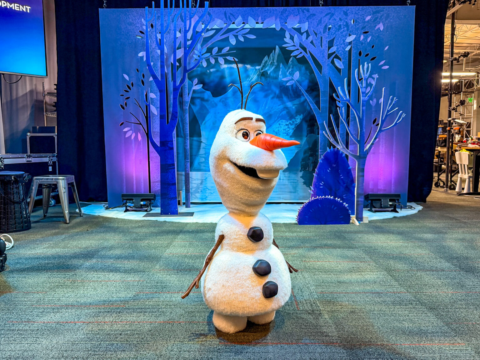 OLAF IS REAL! We Just Got To Interact With Disney's NEW Walking ...