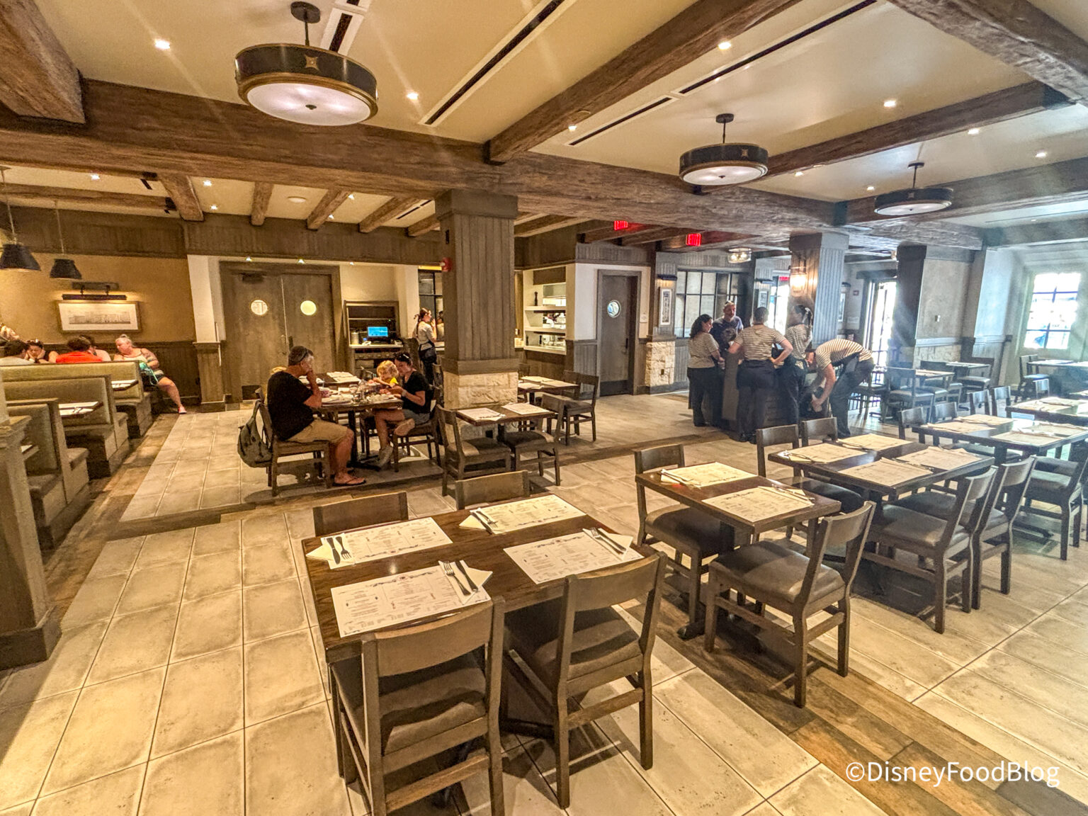 REVIEW: This Restaurant in EPCOT's France Pavilion Has the Best Bang ...